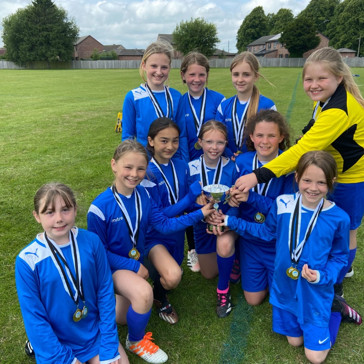 Forest View Primary School - Y5/6 Girl's Football - Champions!